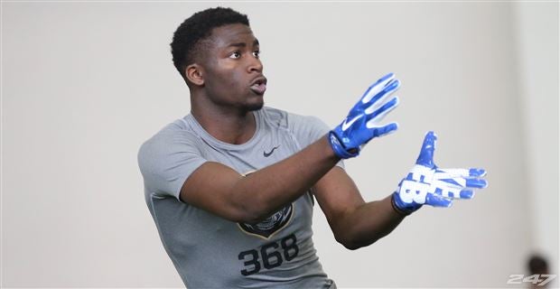 WATCH: Texas WR commit Damion Miller hoops, dances