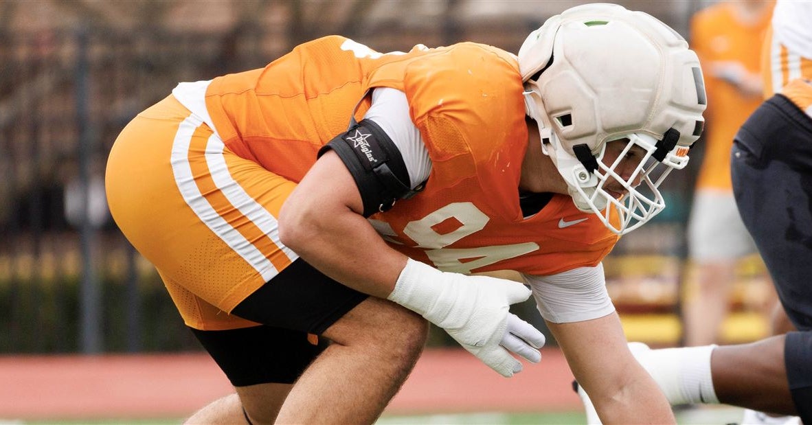 Tennessee D-lineman makes strong case for Vols to keep Rodney Garner on ...