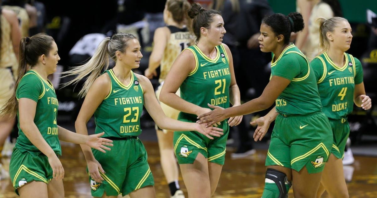 Oregon women's team has spent time off 'finding rhythm together'
