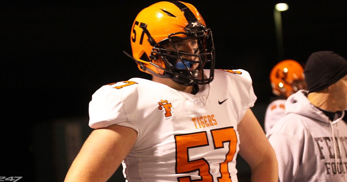 OL Josh Thompson finds way through adversity to Northwestern