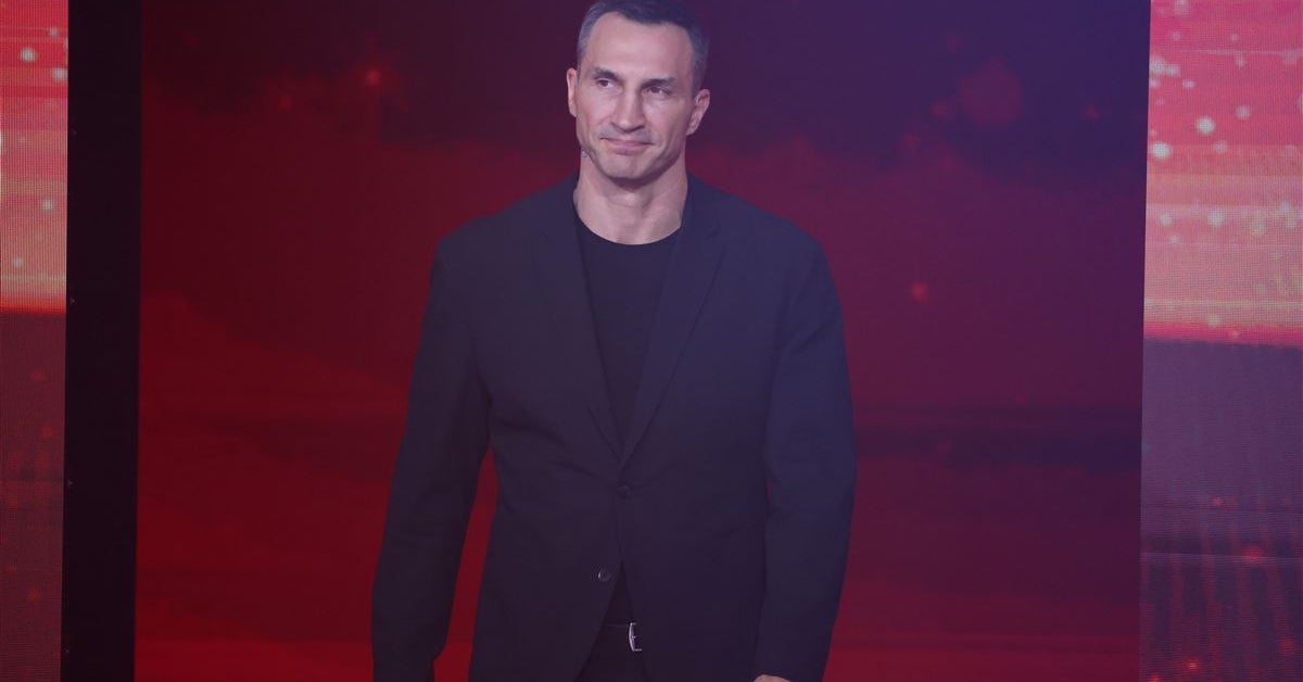 This legendary Hall of Fame boxer purportedly considers un-retiring to ...