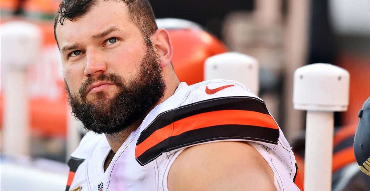 Former Badger Joe Thomas named to College Football Hall of Fame