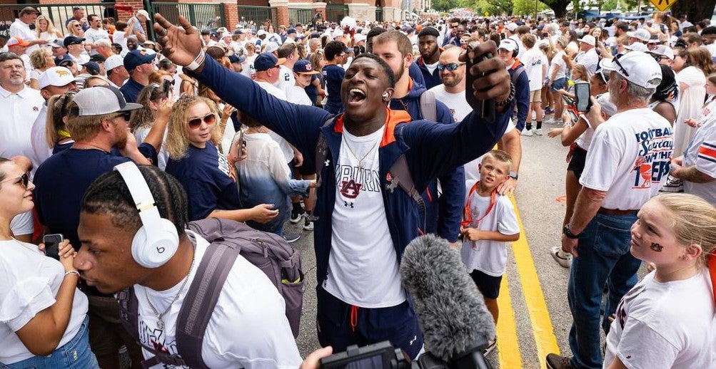 Auburn LB Austin Keys out indefinitely with thumb injury