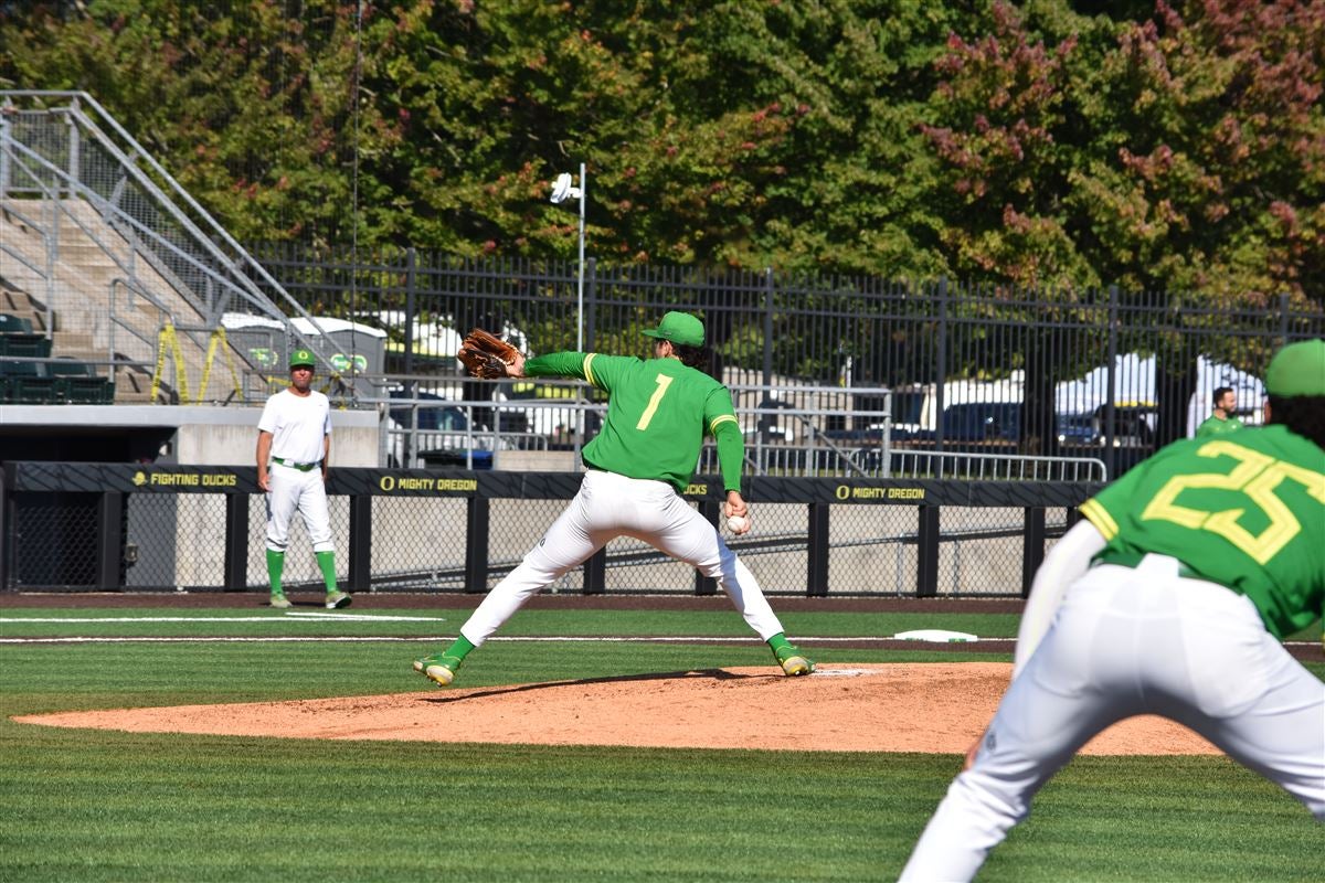 Photos from the first fall scrimmage for Oregon baseball