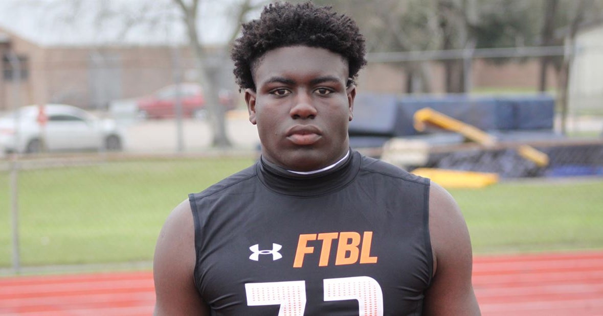 Miami offers 2021 DL Adeleye after he visits Friday