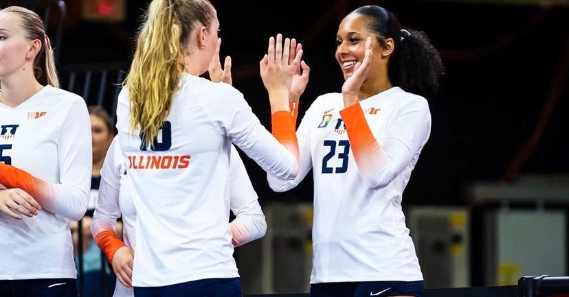 Club teammates, freshmen Laynie Smith, Ashlyn Philpot spark Illini VB's ...