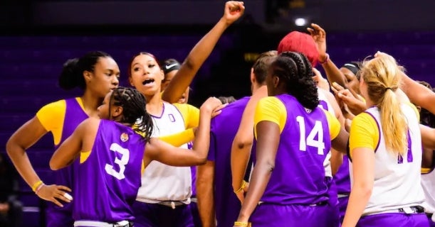 Hannah Gusters gives Kim Mulkey one of nation's top centers