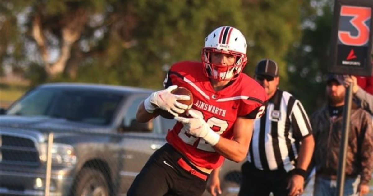 Rebels reach into Nebraska to offer 2024 tight end Carter Nelson