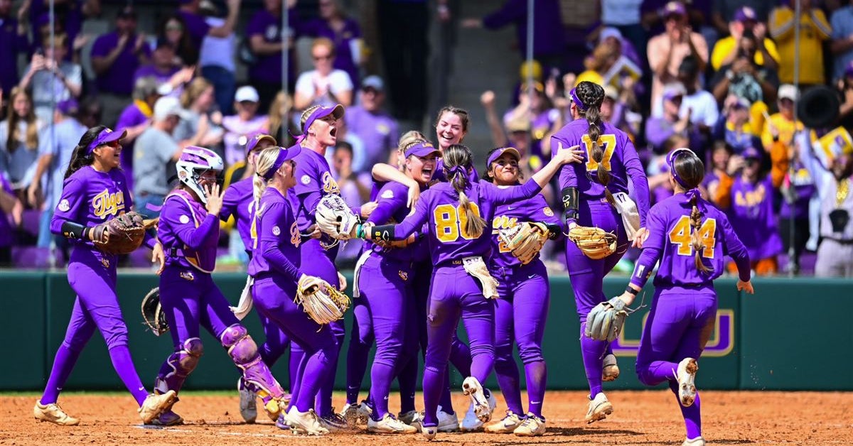 LSU moved one step closer to WCWS with convincing win over Stanford