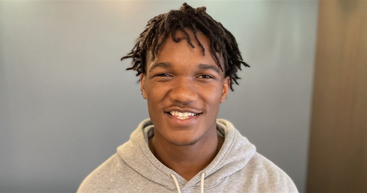 Vols commit Caleb Herring plays role of recruiter on official visit