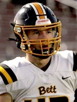 Gavin Stecker, Bettendorf, Linebacker
