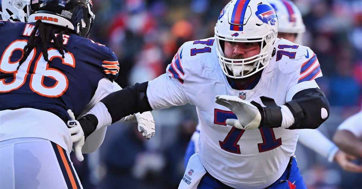 Despite Ryan Bates signing, Bears would be wise to add another center