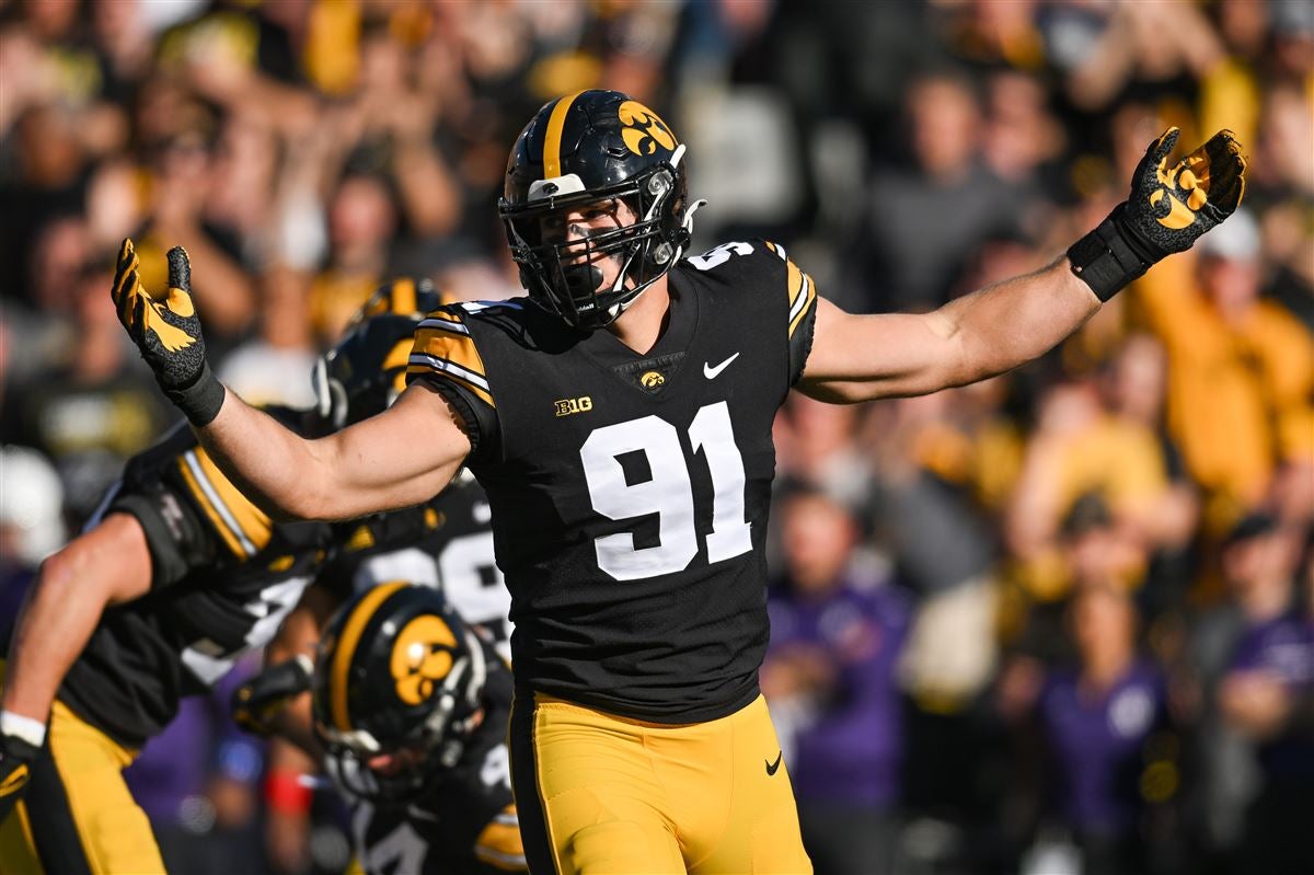 Iowa Football: Lukas Van Ness says he 'has no interest in leaving' for ...