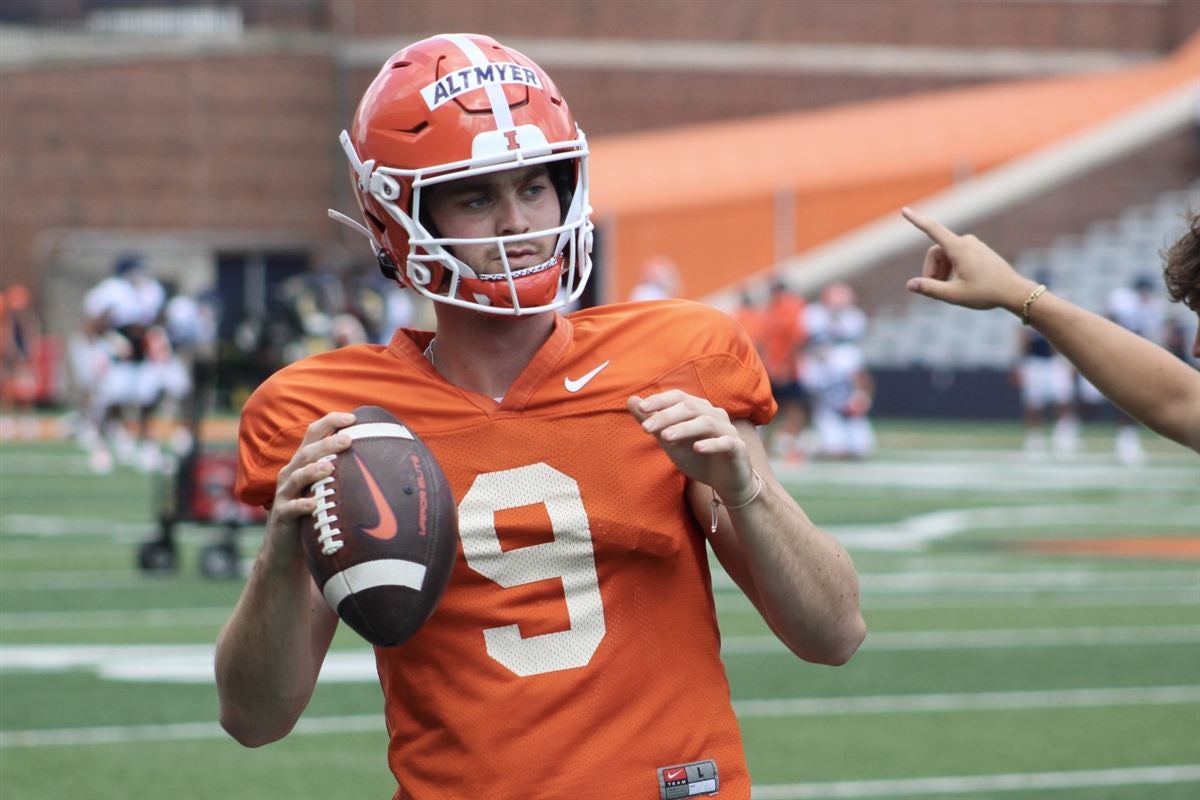 Luke Altmyer named Illini starting quarterback