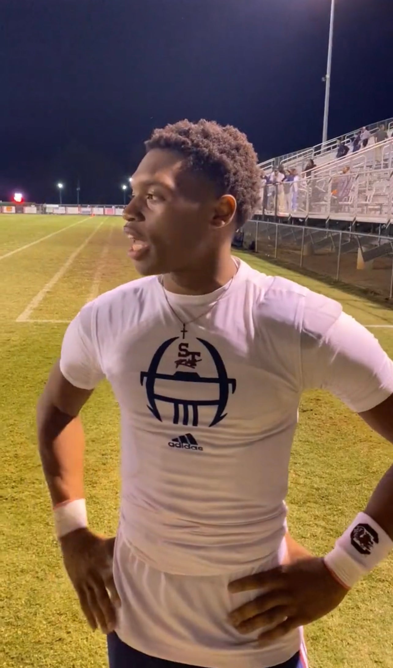 Hey Hale, Arm Band Season Braylon Staley