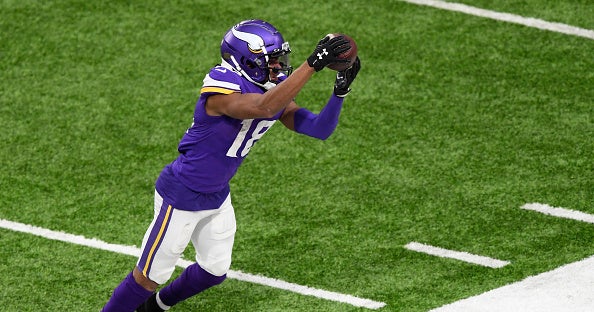 Justin Jefferson breaks record set by Randy Moss