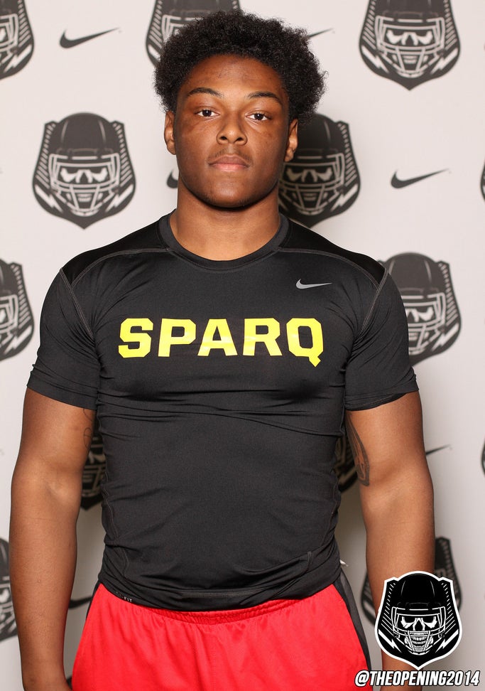 Illinois defensive end Allen Stallings signs with Indiana