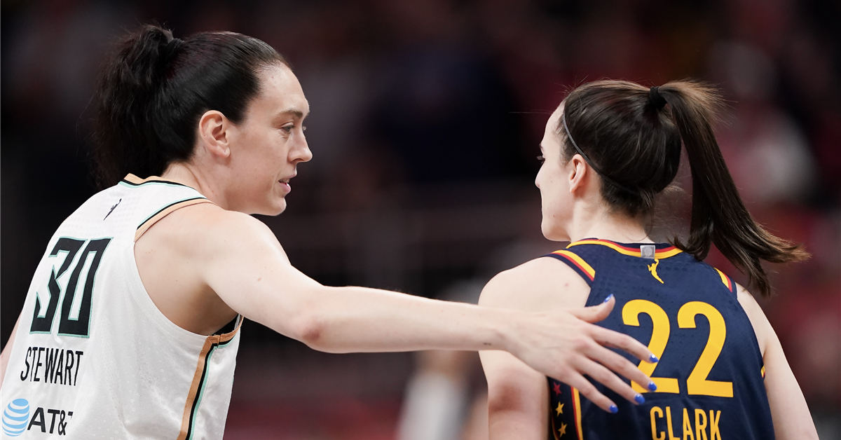 Caitlin Clark Earns Breanna Stewarts Praise After New York Liberty Top
