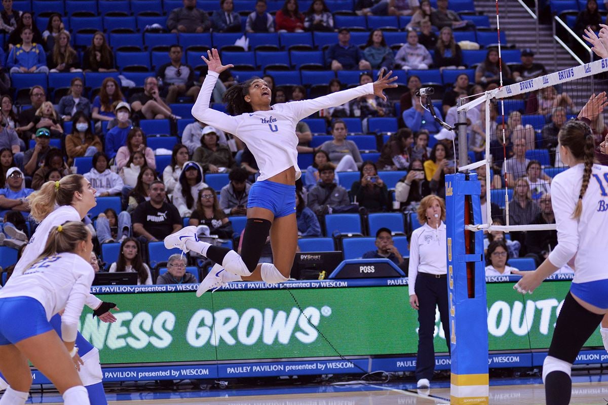 Photo Gallery: Women's Volleyball completes a sweep of the Arizona ...