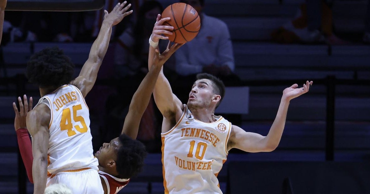 Vols' Fulkerson named to Wooden Award midseason watch list