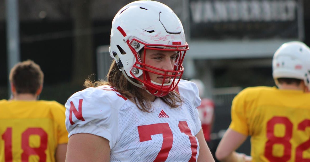 Farniok fighting through injury, position switch