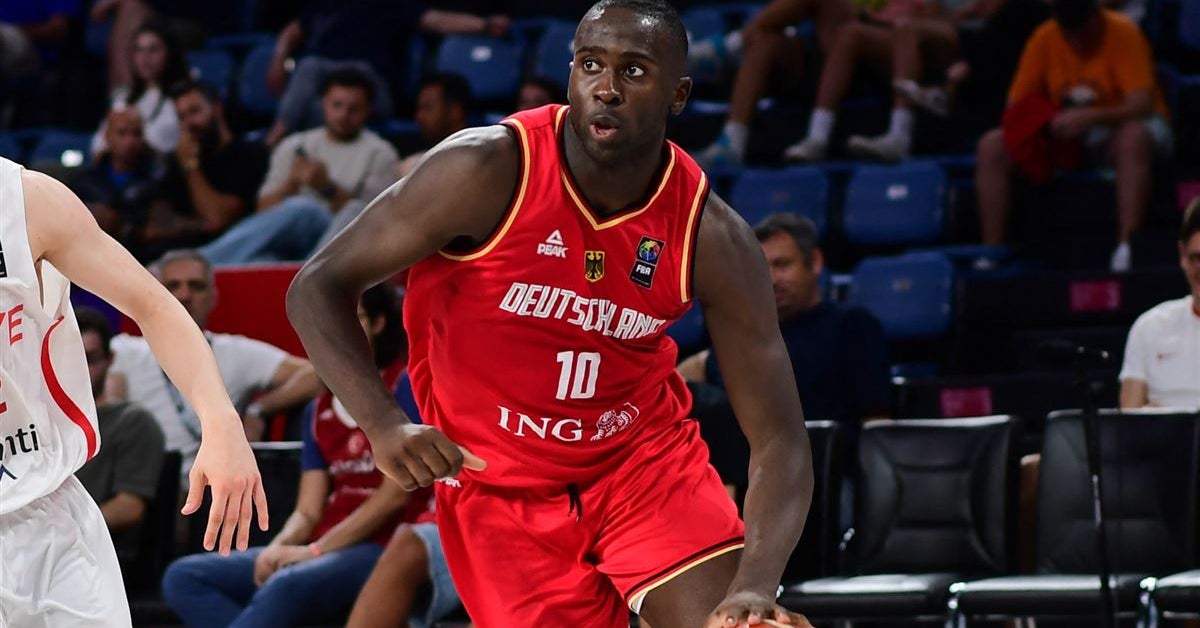 Texas men's basketball signs German PF Declan Duru to 2025 team