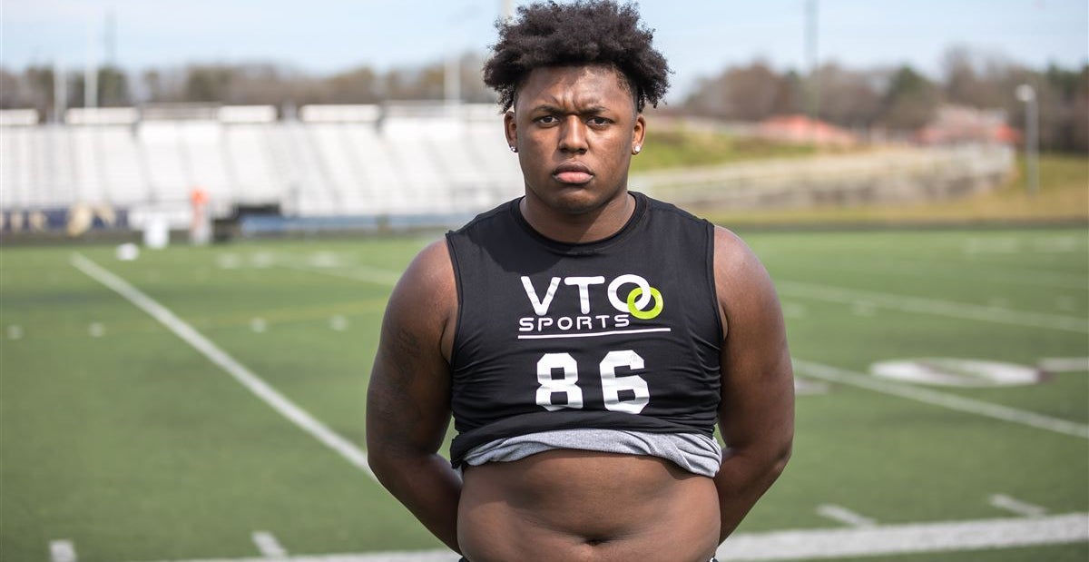 North Carolina DT Peebles wins award at Louisville's OL/DL Camp