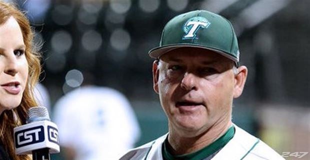 Texas hires Tulane's David Pierce as its next baseball coach