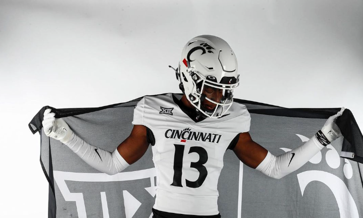 2025 LB/SAF CJ Crite commits to UC