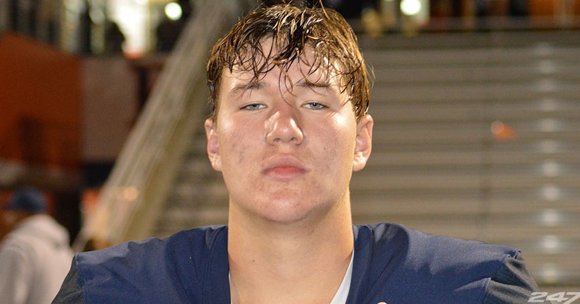 2021 OL William Reed impresses in first start