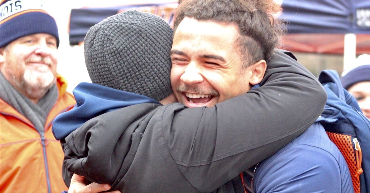 Brown twins reunite with mother after pandemic separation: 'Like having ...