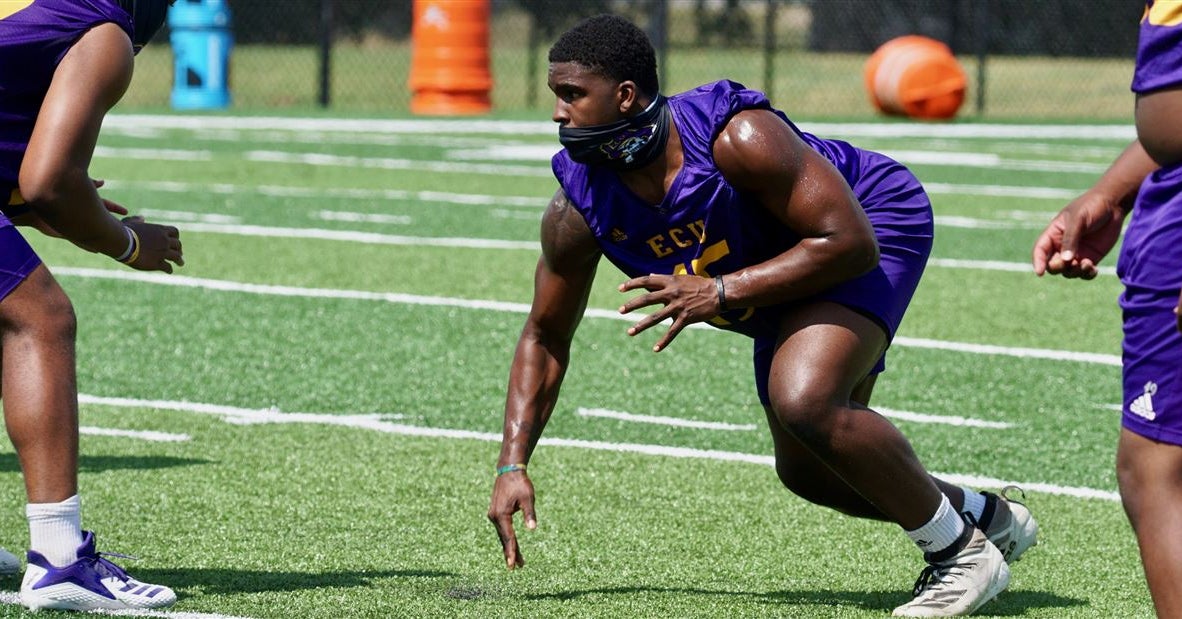 ECU DL Rick D'Abreu named to PFF's team of the week