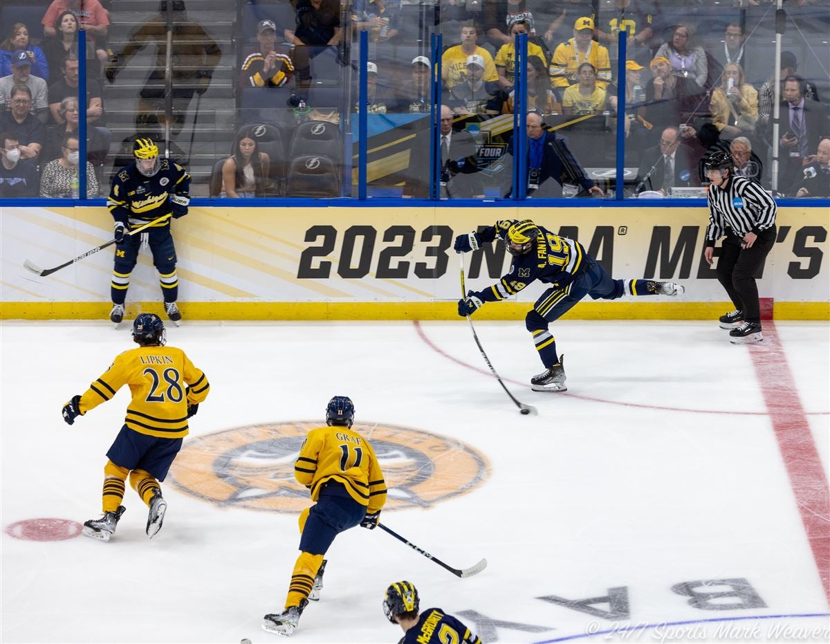 Adam Fantilli wins the Hobey Baker: Michigan freshman earns college ...