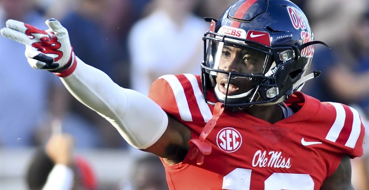 Braylon Sanders announces his plans to return to Ole Miss