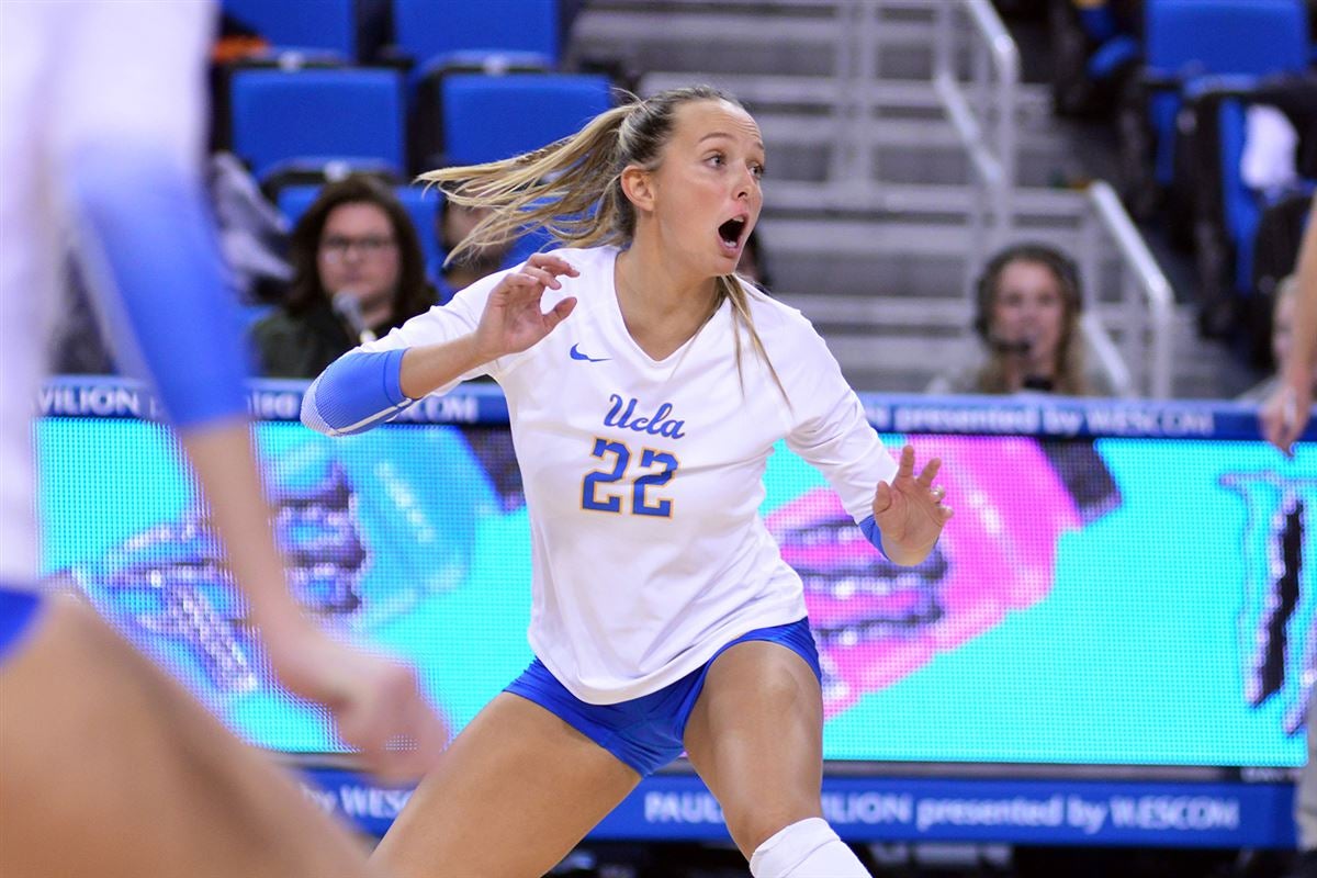 Photos: Women's Volleyball handles Arizona 3-1 in Pauley Pavilion