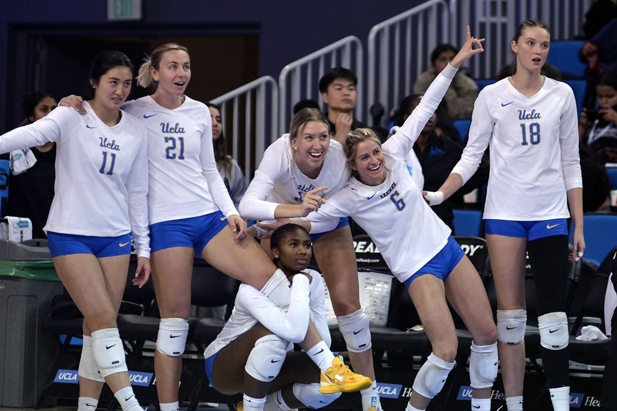 Photo Gallery: Women's Volleyball completes a sweep of the Arizona ...