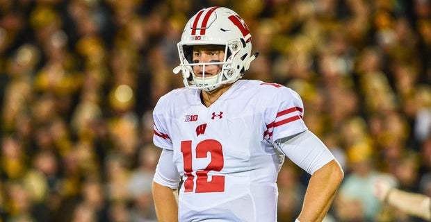 Hornibrook's departure from UW sparks mixed reactions on Twitter