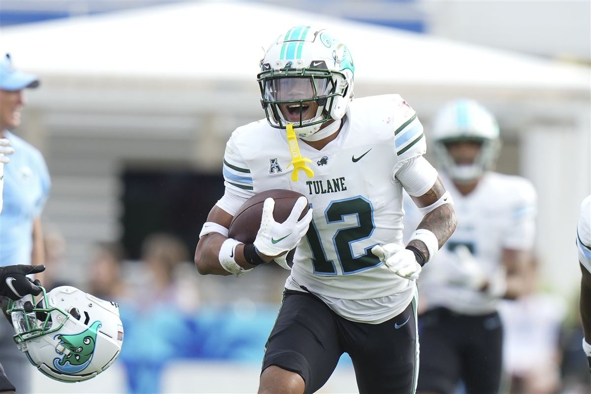 DJ Douglas making a positive impact during first spring at Florida