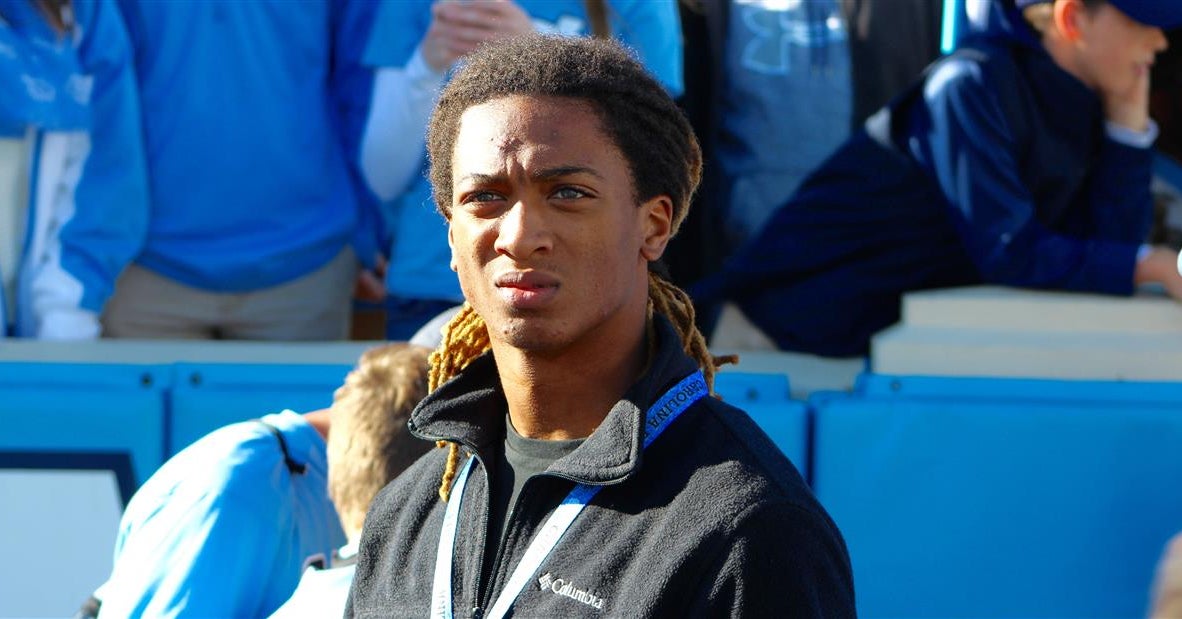 Dickerson commits to South Carolina