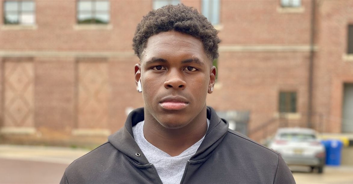 Top247 DL Amaris Williams commits to Florida