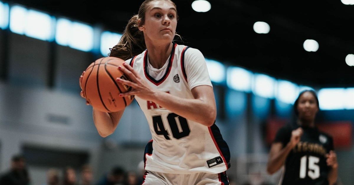 Illini WBB offers 2029 legacy recruit Liv Johnson, daughter of Lucas ...