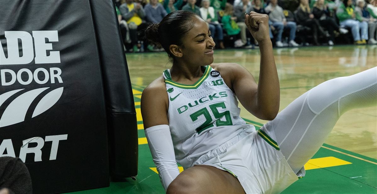 Oregon guard Deja Kelly signs training camp contract with the Las Vegas ...