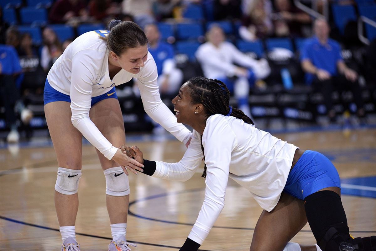 Photo Gallery: Women's Volleyball completes a sweep of the Arizona ...