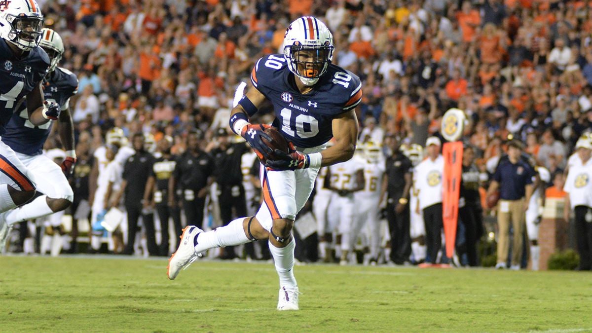 Devan Barrett opting back in, but will play his old position