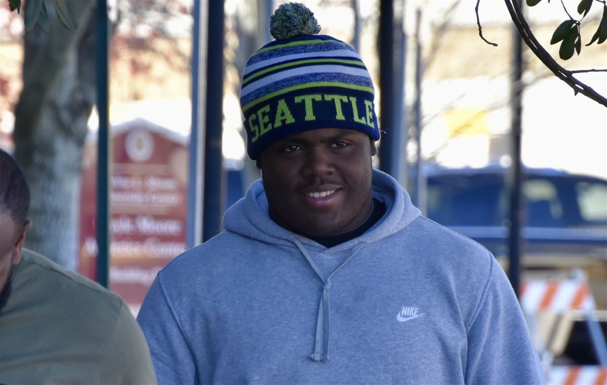 Florida State offers four-star offensive tackle Dontrell Glover during ...