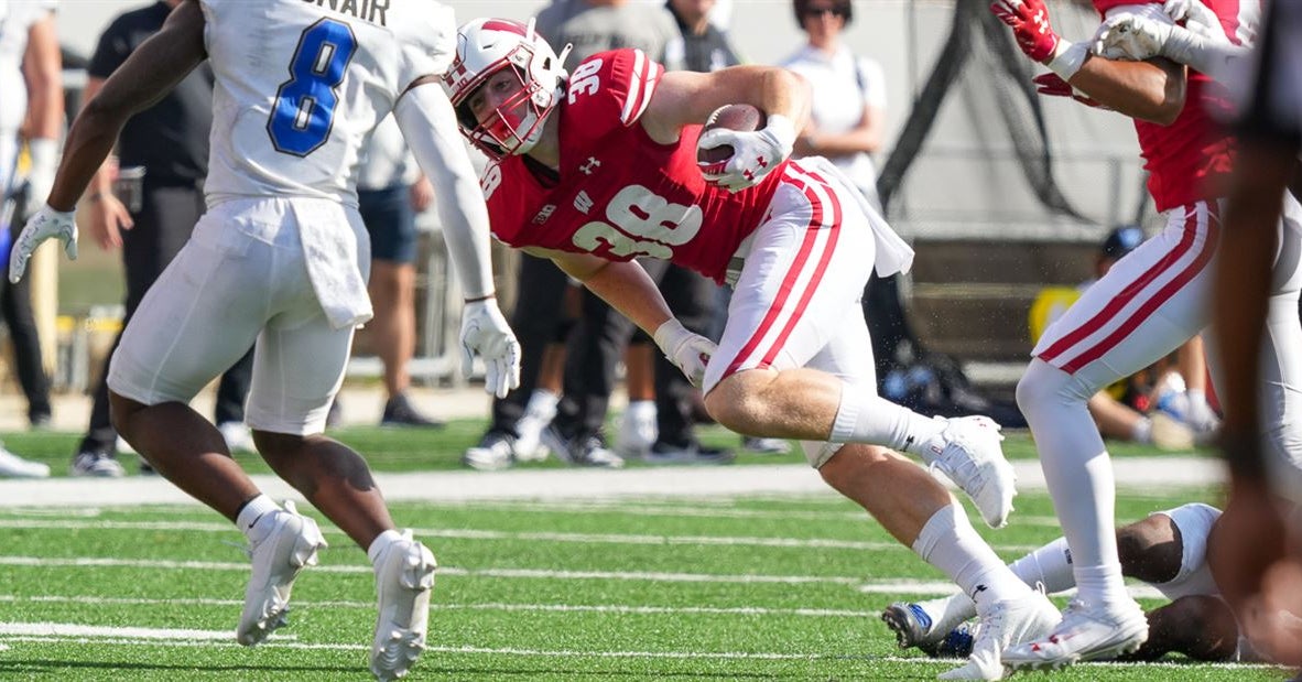 True Freshman Tucker Ashcraft Flashes in Wisconsin's Win Over Buffalo
