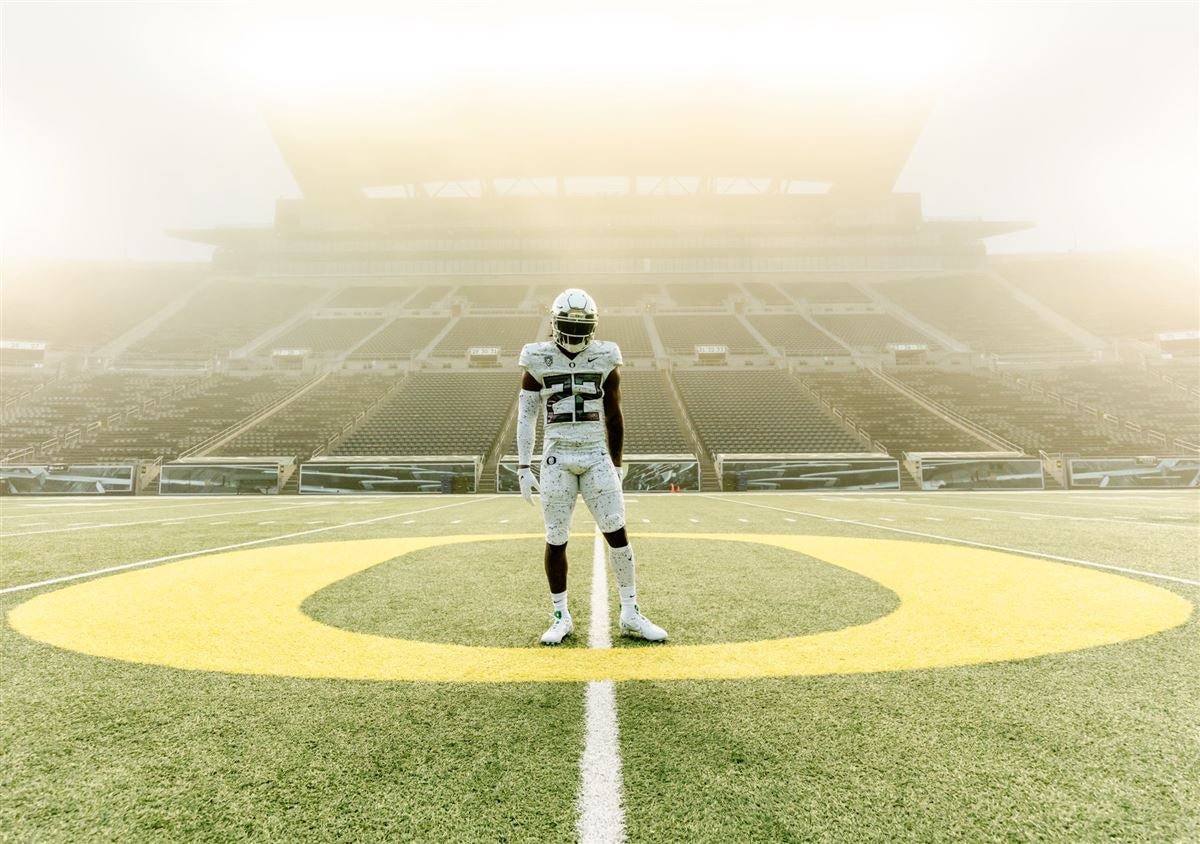 Oregon lands transfer commitment from Northwest Missouri State RB Jay ...