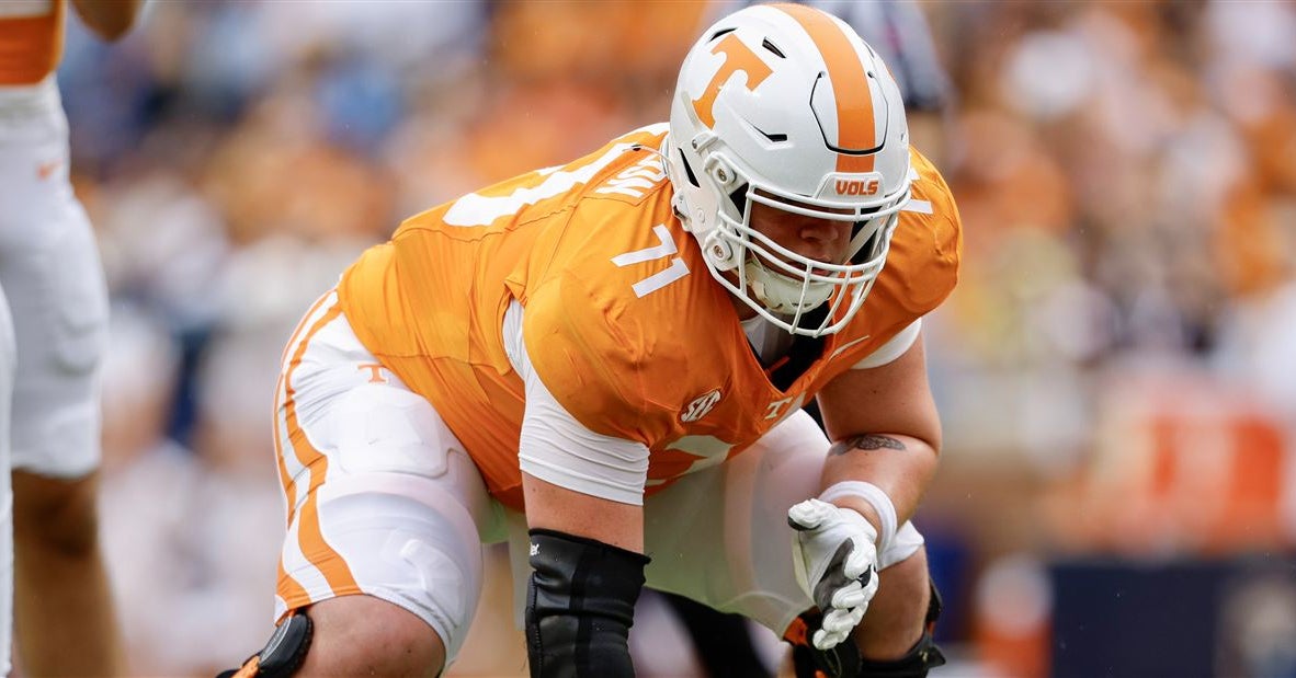 Tennessee O-line transfer commits to SEC rival, will play against Vols ...