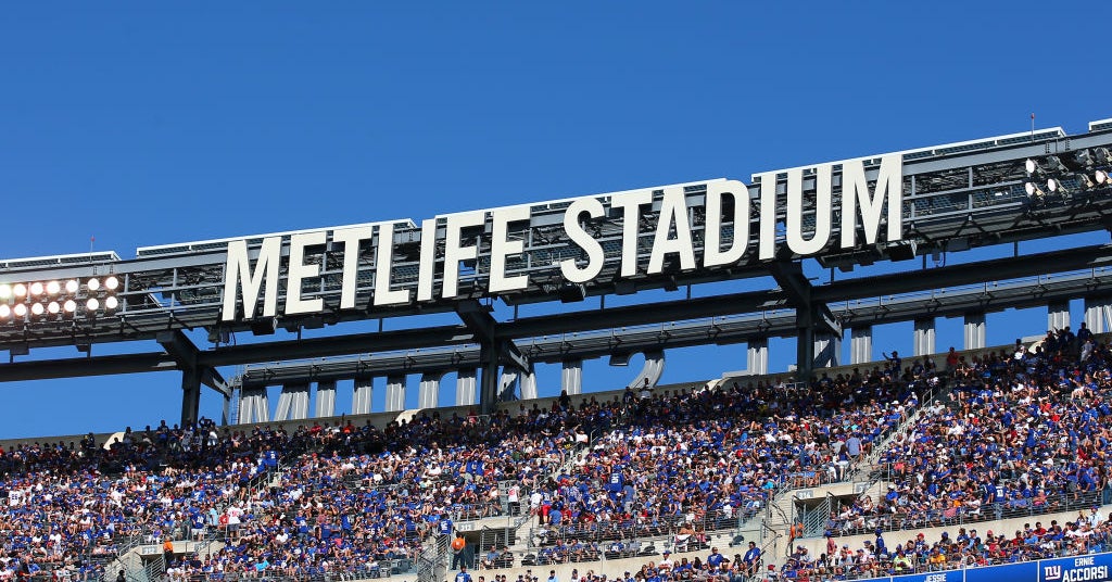 WATCH: More than 250 employees transform MetLife Stadium from Giants to ...