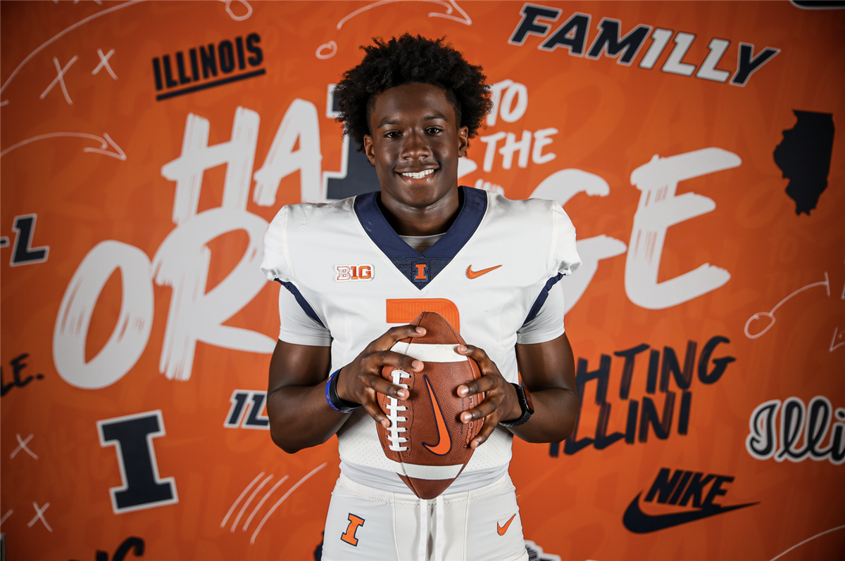 COMMIT: Illini land three-star 2025 Missouri QB Carson Boyd